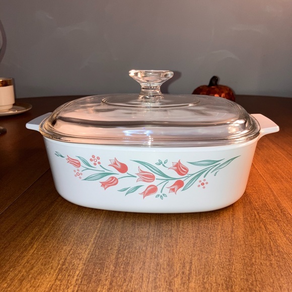 Corelle | Kitchen | Vintage Corning Ware Rosemarie Pattern Tulips 2 Liter Covered Casserole Dish ...